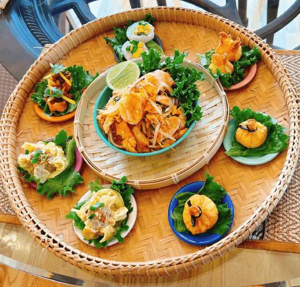 Mah Kin is a Thai Restaurant in Chattanooga, TN 37411